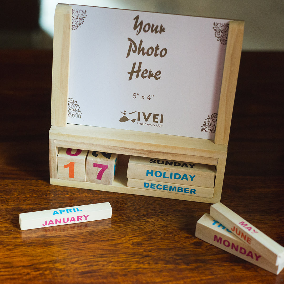 IVEI Wooden Personalised Desk Calendar with Photo Frame – I Value Every ...